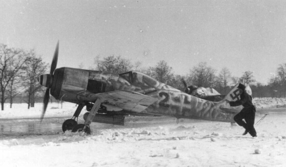 Battling for Budapest: Luftflotte 4 in December 1944 - Air War Publications